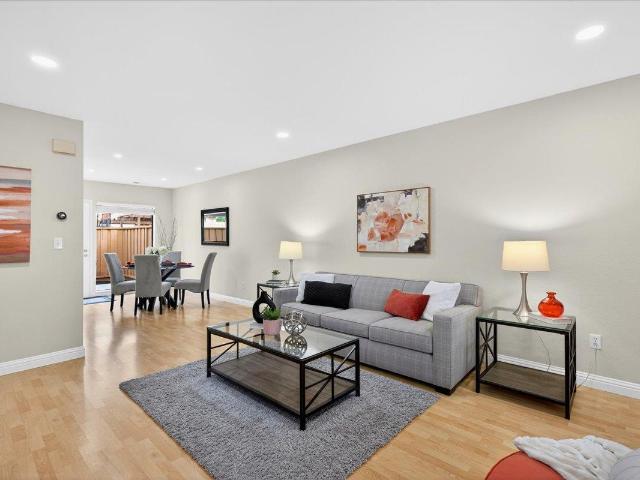 582 Pimlico Court