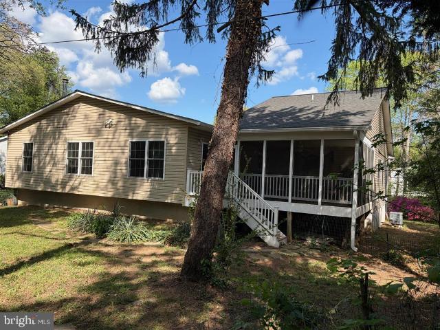 582 Richard Way