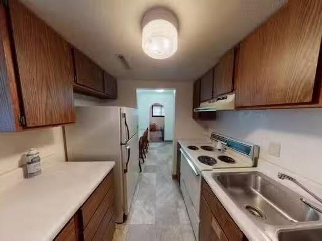 58341496 303 N 15th St #3
