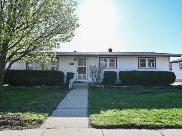 5834 S 14th St, Milwaukee, WI 53221