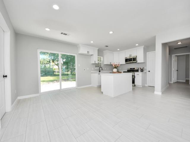 5835 Kenilwood Drive
