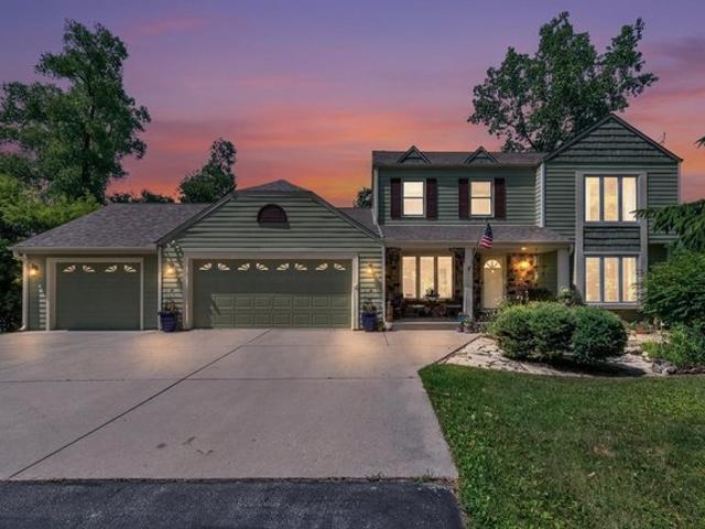 5836 Oakdale Ct, Cedarburg, WI 53024