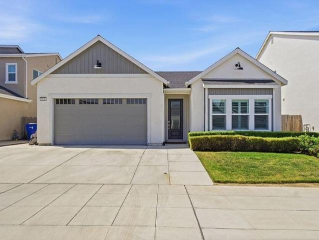 5836 E Pitt Ave, Fresno, CA 93727