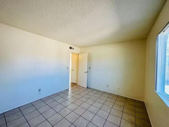 58376645 1672 West San Juan Trail