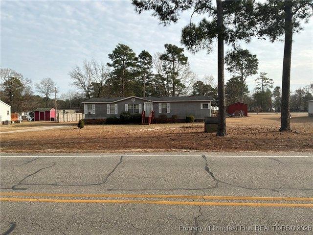 5837 Parkton Rd, Hope Mills, NC 28348