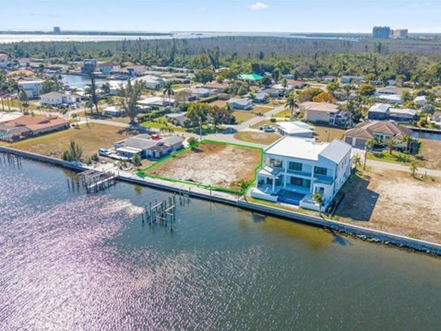 5837 SW 1st Ave, Cape Coral, FL 33914