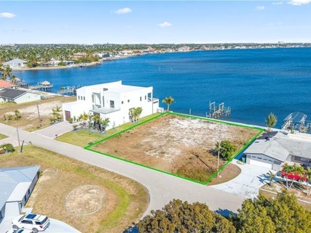 5837 SW 1st Ave, Cape Coral, FL 33914