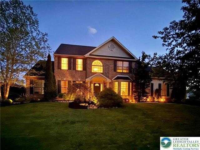 5837 Winterberry Pl, Allentown, PA 18104