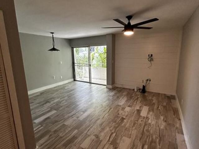 5838 SW 74th Ter Apt 117, South Miami, FL 33143