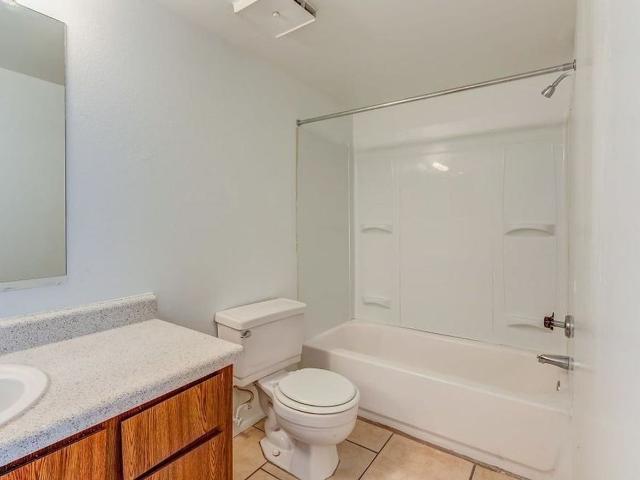 5830 N. 67th Avenue 2 Bedroom Apartment for Rent at 5830 N 67th Ave, Glendale, AZ 85301