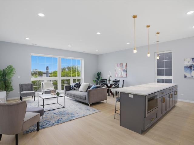 5830 N Lincoln Avenue # 3S