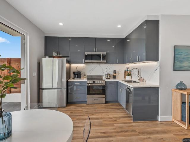 5830 Desert View Dr, La Jolla, CA 92037 | MLS #260010
