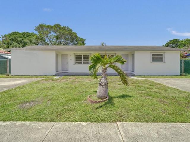 5830 Garfield St, Hollywood, FL 33021