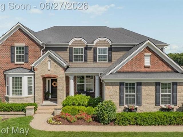 5830 Waycroft Ct, Commerce Township, MI 48382