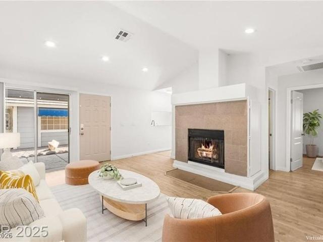 5831 Medallion Dr Unit 101, Las Vegas, NV 89122