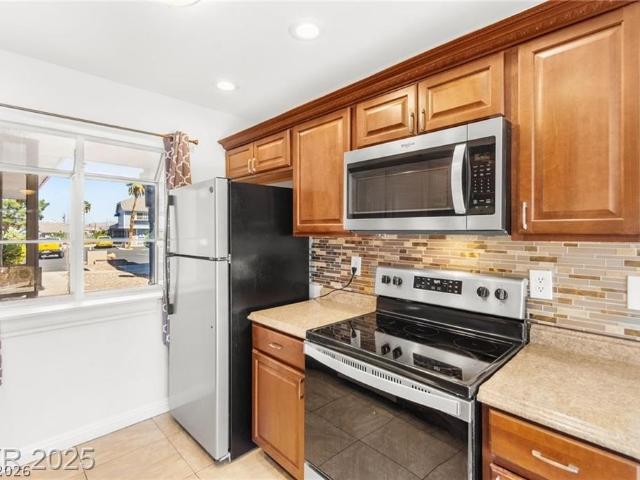 5831 Medallion Dr, Unit 101, Las Vegas, NV 89122 | MLS #2779