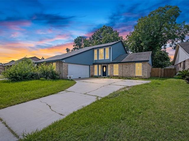 5831 Fair Forest Dr, Houston, TX 77088