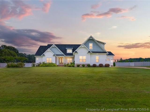 5832 Dottie Cir, Hope Mills, NC 28348