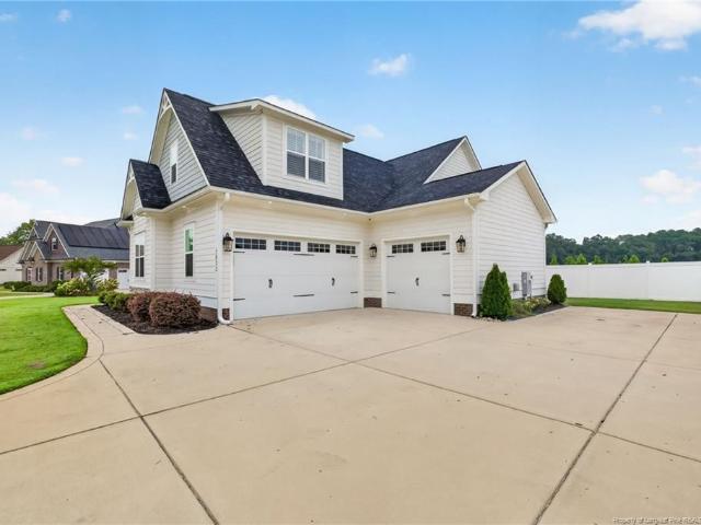 5832 Dottie Circle