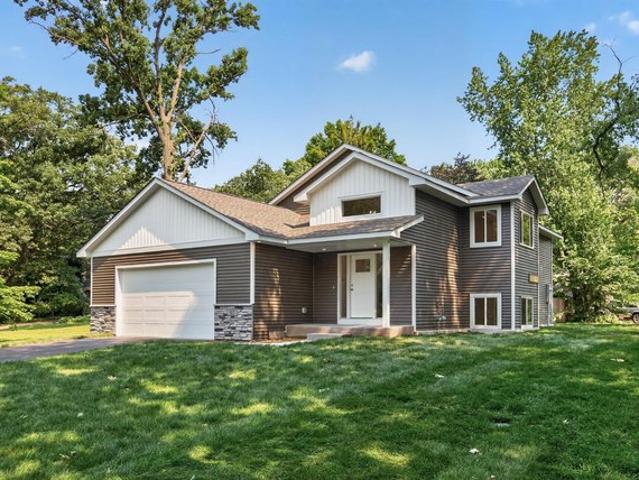 5832 Perry Ave N, Crystal, MN 55429