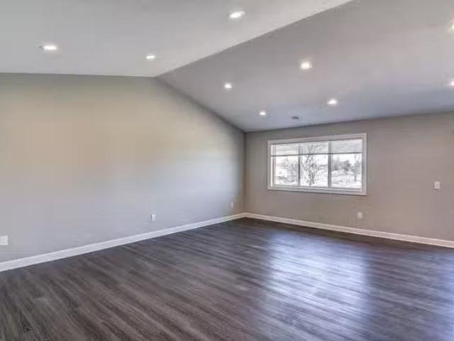 58339378 1355 Blue Jay Place