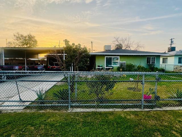 5833 Leo St, Bakersfield, CA 93307 | MLS #643136 | Compass
