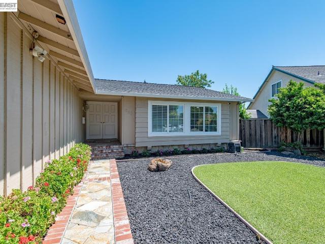 583 Covington Way