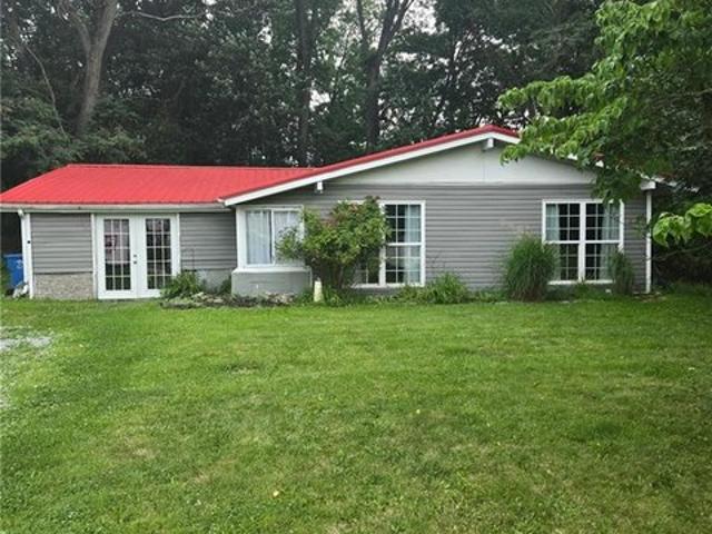 583 Cedardale Dr, Irwin, PA 15642