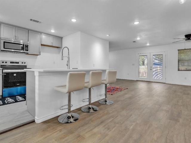 583 Hillcrest Circle