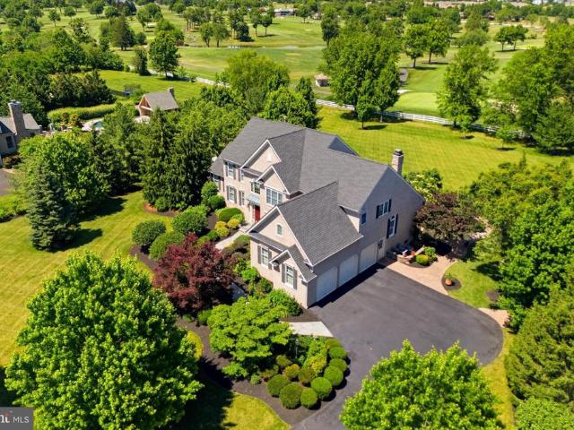 583 Oakmont Drive E