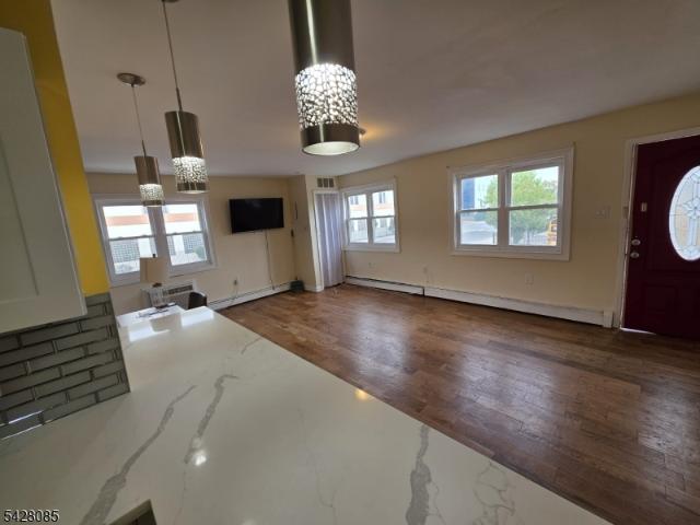 583 Main St # 9