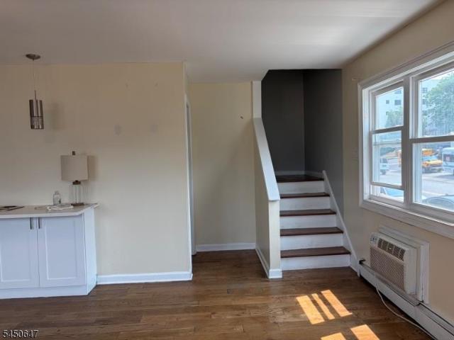 583 Main St # 9