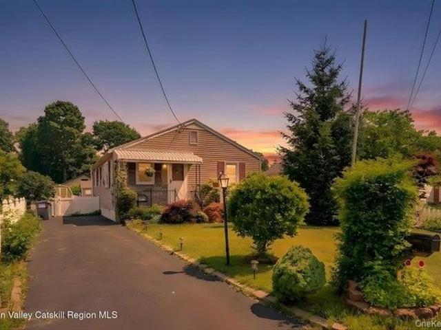 583 Savoy St, Kingston, NY 12401