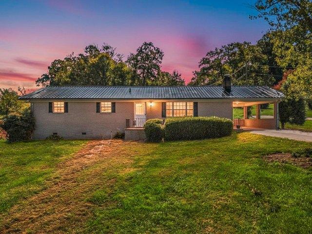 583 Silver City Rd, Whitesburg, TN 37891