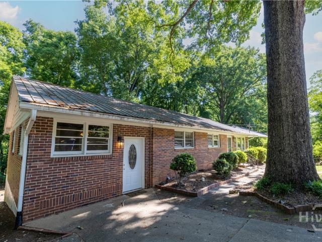 583 Woodland Hills