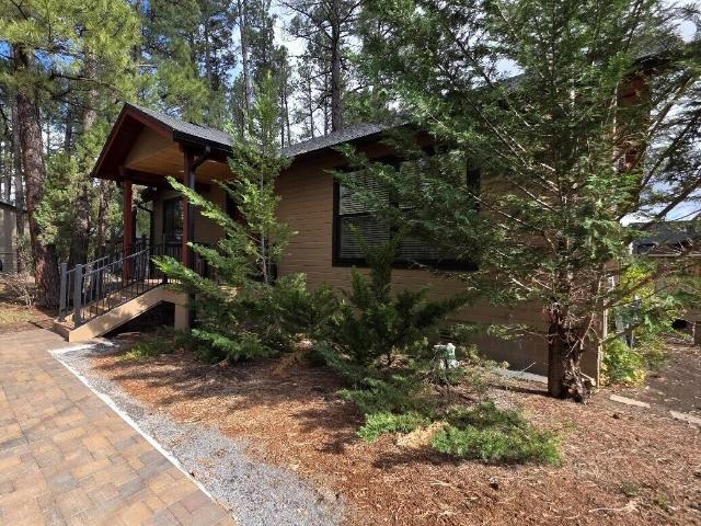 583 Woodland Lane