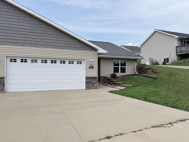 583 Tanzanite Dr, Dubuque, IA 52001