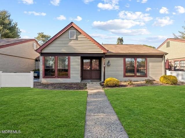 583B Kevin Ct, Manchester, NJ 08759