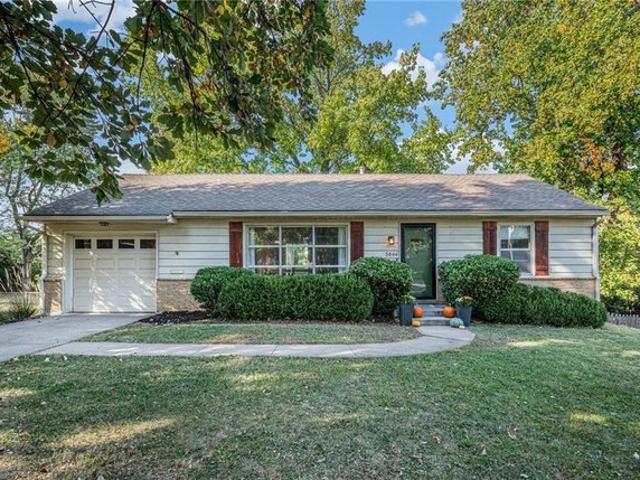 5844 Granada Ln, Fairway, KS 66205