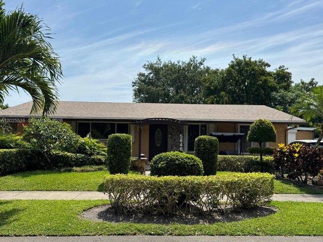 5844 5 Pierce St, Hollywood, FL 33021