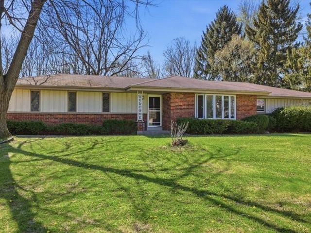 5845 S Oxford Ln, New Berlin, WI 53146