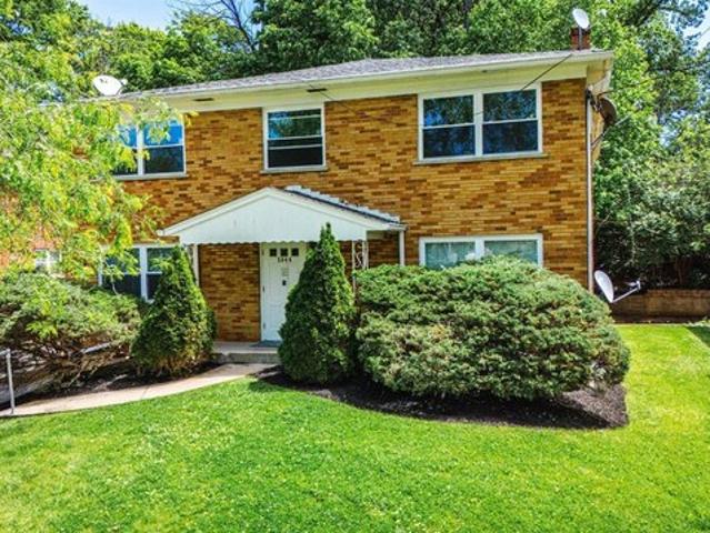 5846 Robison Rd, Cincinnati, OH 45213