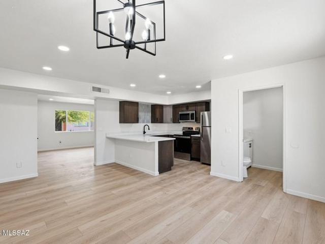 5846 S Del Moral Blvd, Tucson, AZ 85706