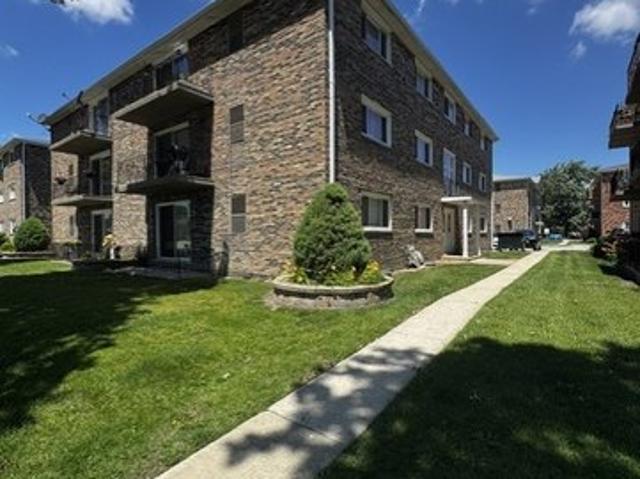 5846 W 77th St Unit 303, Burbank, IL 60459