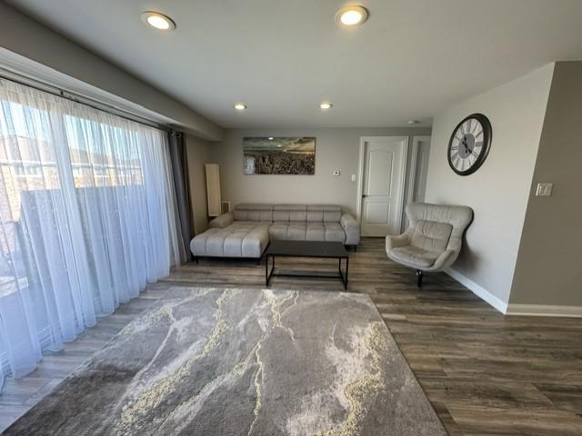 5846 W 77th Street # 303