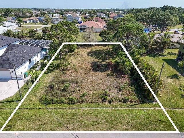 5849 NW Mesa Cir, Port Saint Lucie, FL 34986