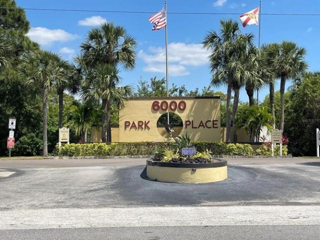 5849 Park St N #203, Saint Petersburg, FL 33709