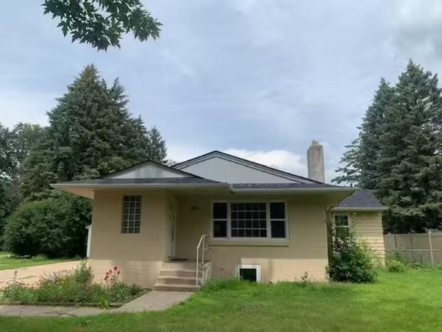 58401007 185 Edgewater Ave