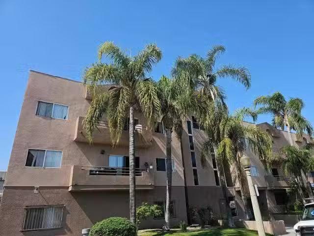 58409680 11469 Collins St