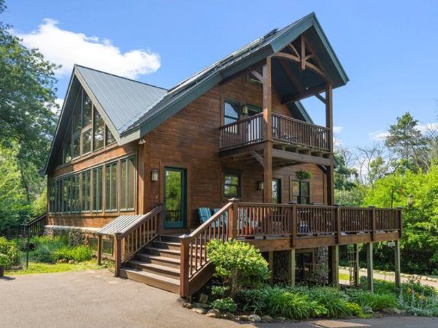 5840 Christmas Lake Rd, Excelsior, MN 55331